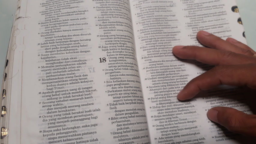 Makna Kitab Suci Bagi Langkah Hidup Kita - Majalah INSPIRASI